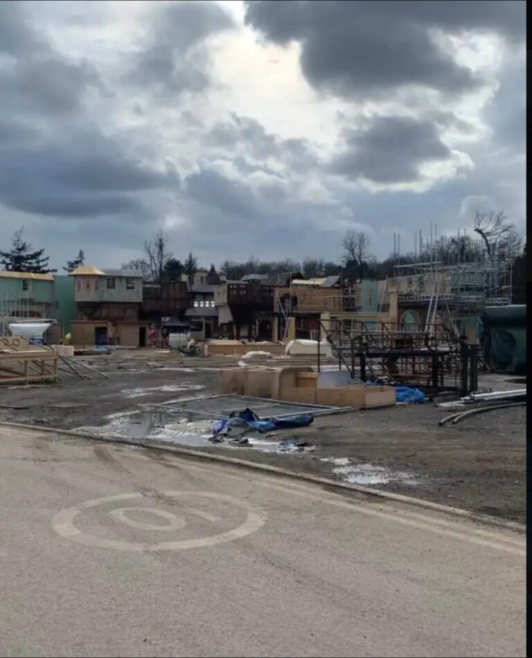 Snow White (2025 Disney Remake) - Snow White Museum